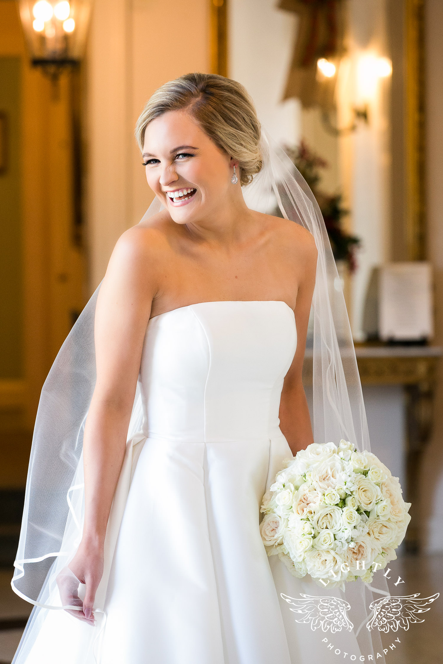 Amanda | Bridal Portrait at The Woman’s Club of Fort Worth | Lightly ...