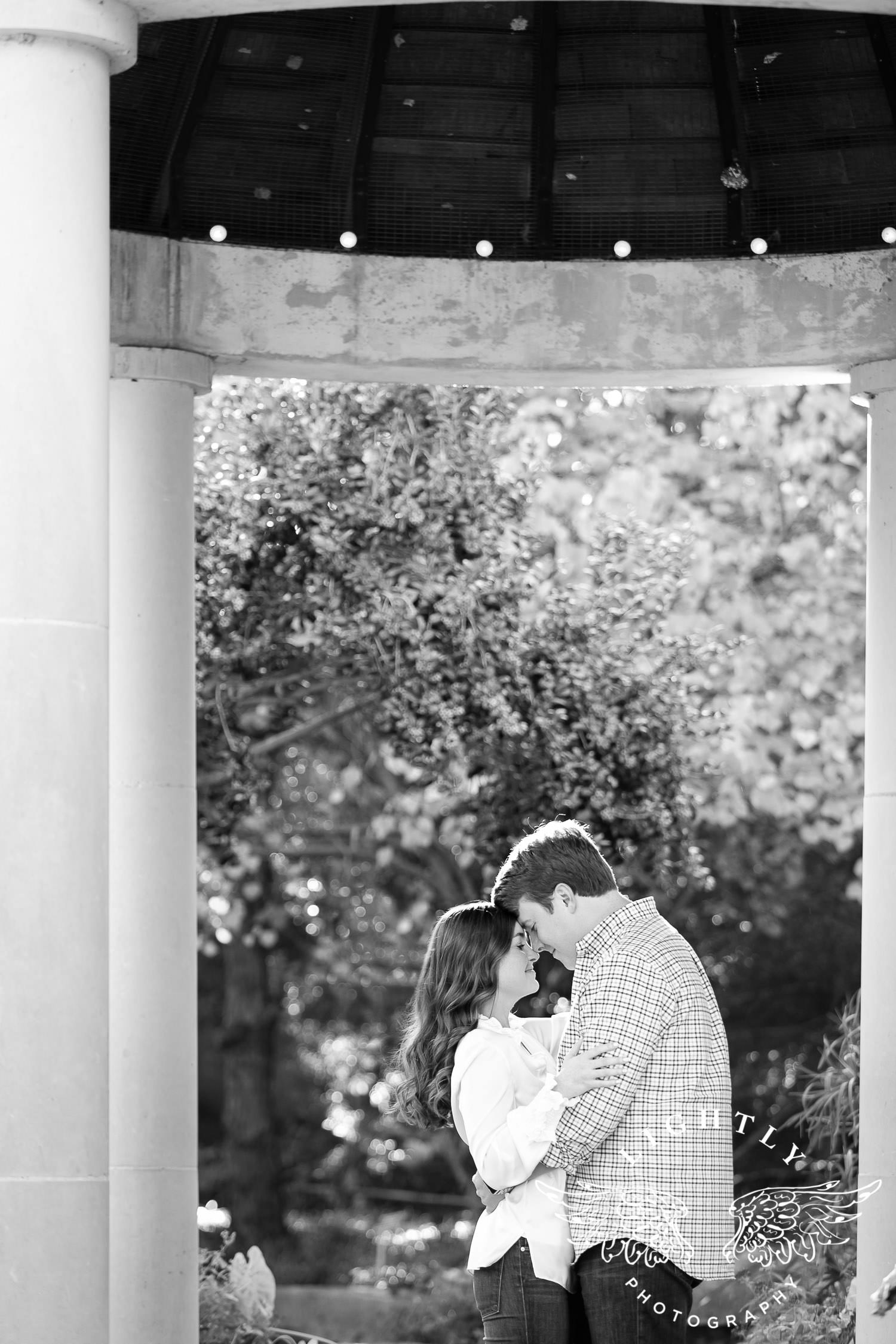 Mary Kelly + Jay | Engagement Session at Fort Worth Botanic Gardens ...