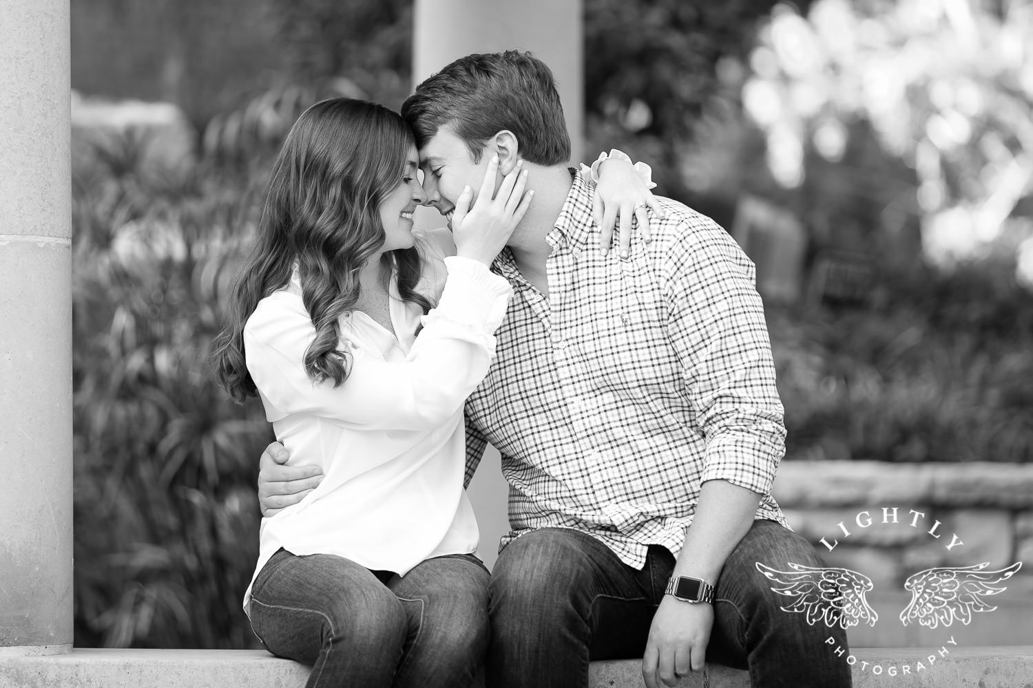 Mary Kelly + Jay | Engagement Session at Fort Worth Botanic Gardens ...